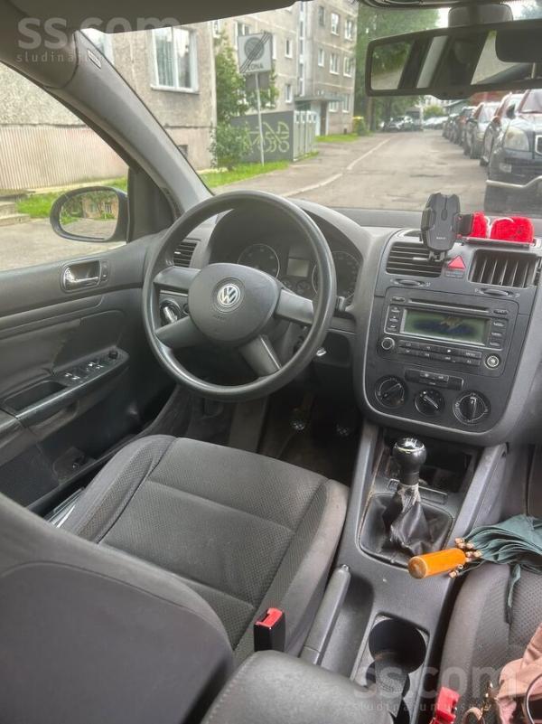 Black Volkswagen Golf 2004 in Riga, with an engine capacity of 2.00 L and mileage of 369 thousand km for 500 €, photo 6 on AUTOMOTO.COM.LV