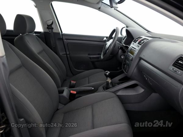 Melns Volkswagen Golf 2004 Tallina, ar dzinēja tilpumu 1.40 L un nobraukumu 259 tūkst. km par 1099 €, foto 6 vietnē AUTOMOTO.COM.LV