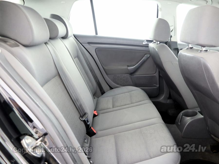 Melns Volkswagen Golf 2004 Tallina, ar dzinēja tilpumu 1.40 L un nobraukumu 259 tūkst. km par 1099 €, foto 8 vietnē AUTOMOTO.COM.LV