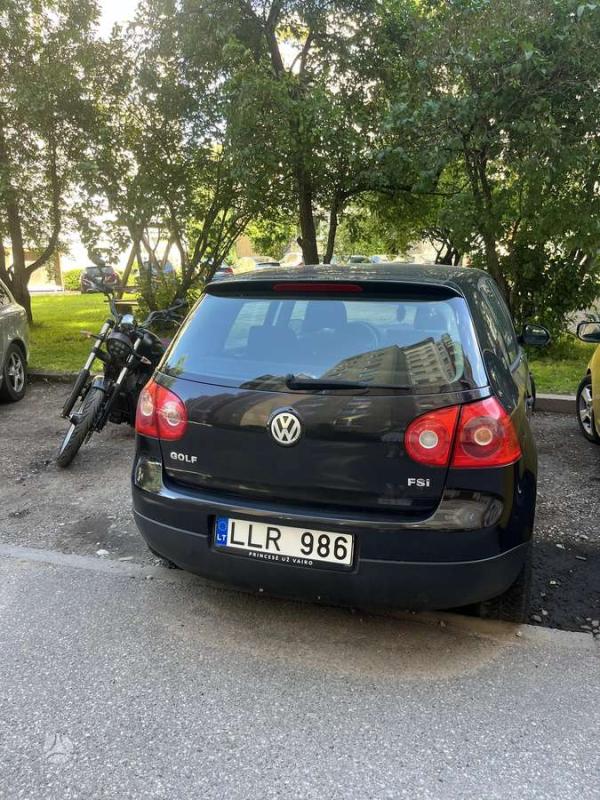 Black Volkswagen Golf 2004 in Kaunas, with an engine capacity of 1.39 L and mileage of 219 thousand km for 350 €, photo 1 on AUTOMOTO.COM.LV