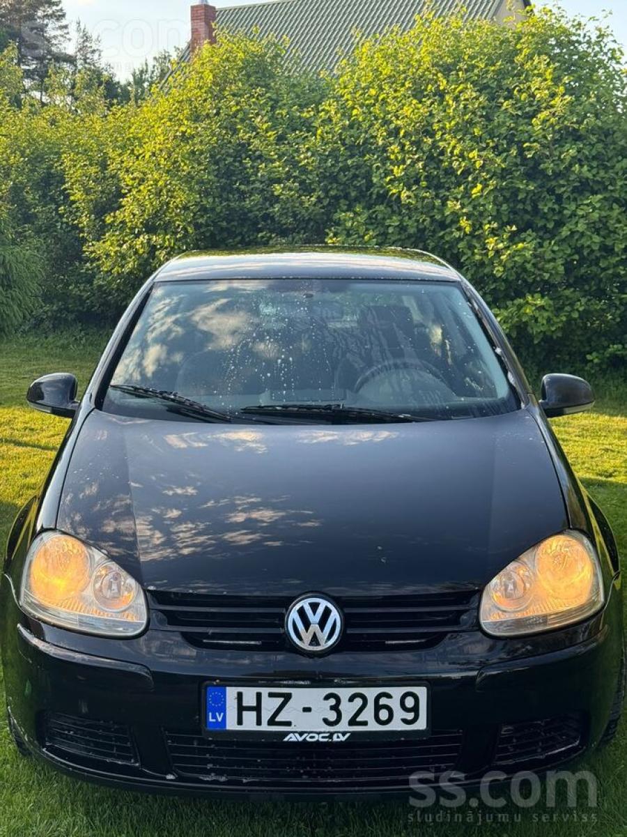 Melns Volkswagen Golf 2004 Ogre, ar dzinēja tilpumu 1.90 L un nobraukumu 347 tūkst. km par 1750 €, foto 4 vietnē AUTOMOTO.COM.LV