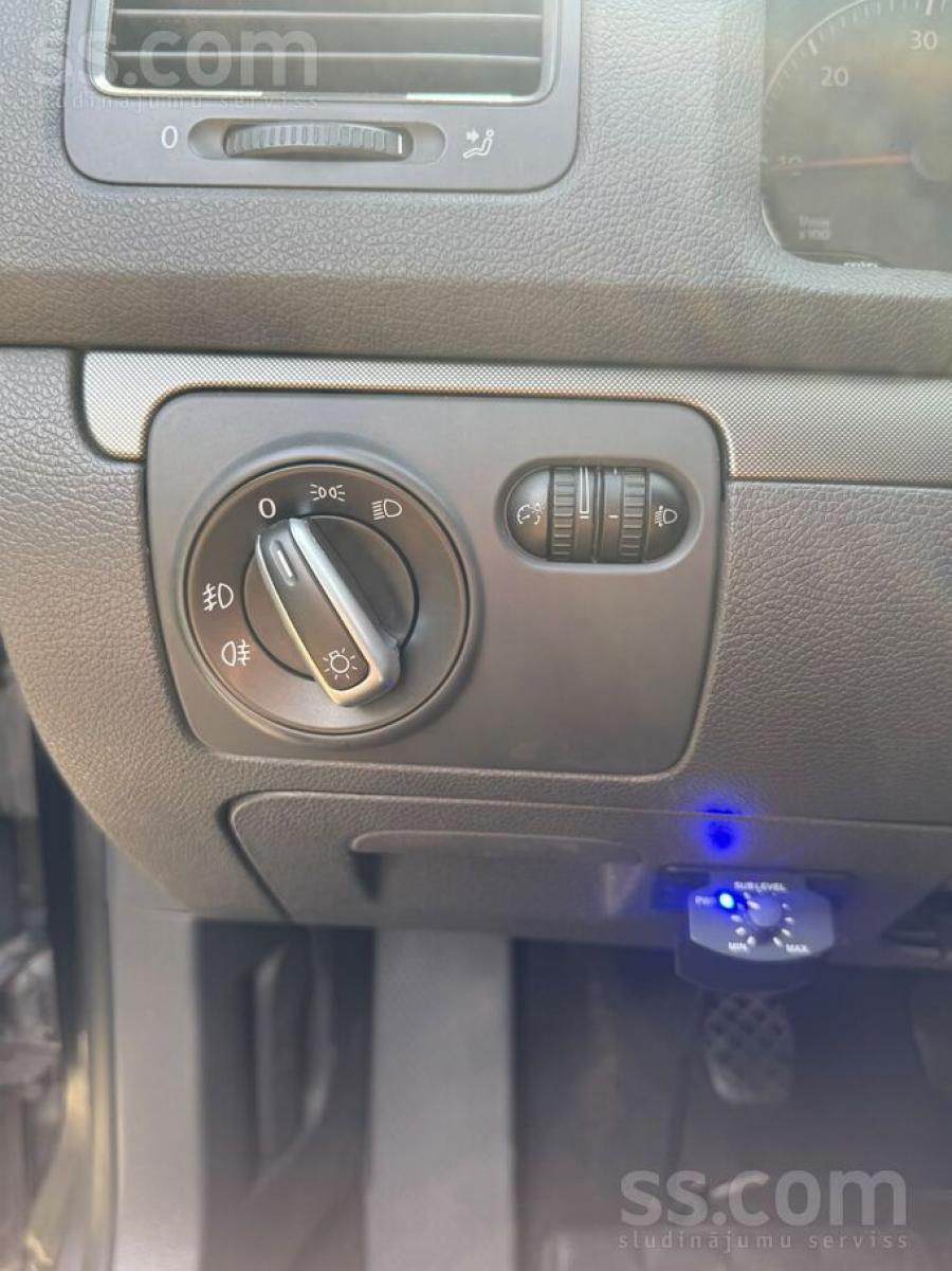 Melns Volkswagen Golf 2004 Ogre, ar dzinēja tilpumu 1.90 L un nobraukumu 347 tūkst. km par 1750 €, foto 7 vietnē AUTOMOTO.COM.LV