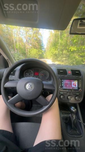 Melns Volkswagen Golf 2004 Ogre, ar dzinēja tilpumu 1.90 L un nobraukumu 347 tūkst. km par 1750 €, foto 15 vietnē AUTOMOTO.COM.LV