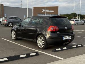 Melns Volkswagen Golf 2004 Kauņa, ar dzinēja tilpumu 2.00 L un nobraukumu 298 tūkst. km par 2600 €, foto 4 vietnē AUTOMOTO.COM.LV