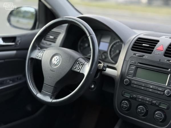 Черный Фольксваген Гольф 2004 в Каунас, объемом двигателя 2.00 л и пробегом 298 тыс. км за 2600 €, фото 9 на AUTOMOTO.COM.LV