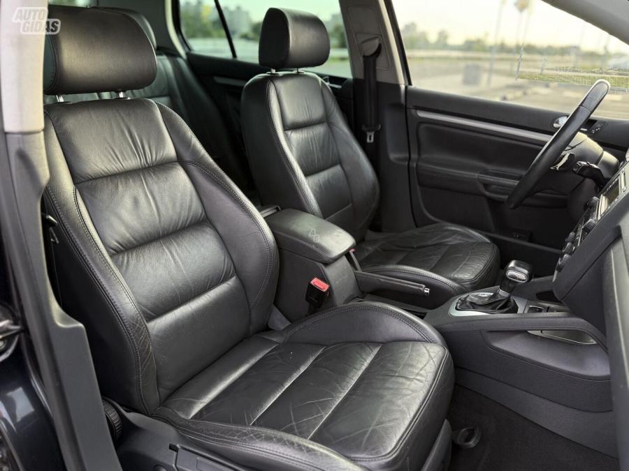 Melns Volkswagen Golf 2004 Kauņa, ar dzinēja tilpumu 2.00 L un nobraukumu 298 tūkst. km par 2600 €, foto 13 vietnē AUTOMOTO.COM.LV
