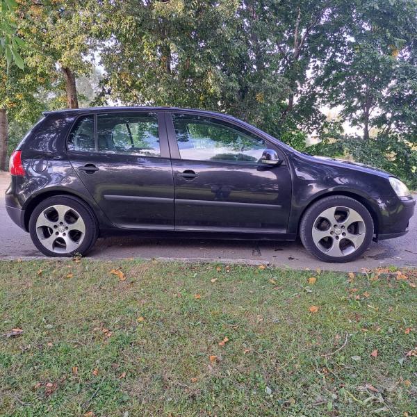 Melns Volkswagen Golf 2004 Rēzekne, ar dzinēja tilpumu 1.60 L un nobraukumu 0 tūkst. km par 2950 €, foto 4 vietnē AUTOMOTO.COM.LV