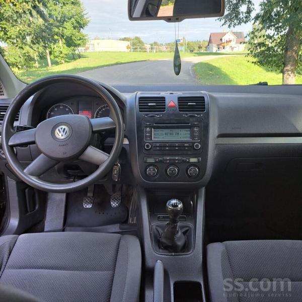 Melns Volkswagen Golf 2004 Rēzekne, ar dzinēja tilpumu 1.60 L un nobraukumu 0 tūkst. km par 2950 €, foto 8 vietnē AUTOMOTO.COM.LV