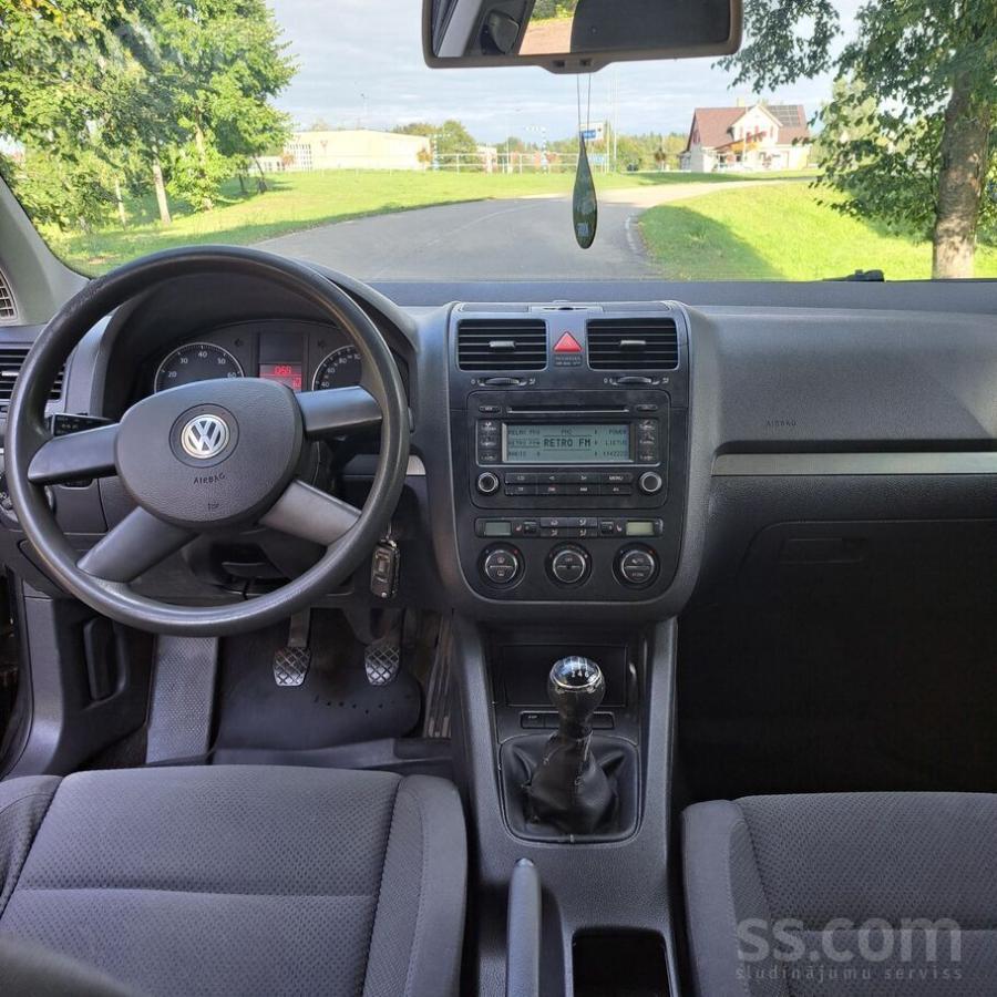 Черный Фольксваген Гольф 2004 в Резекне, объемом двигателя 1.60 л и пробегом 0 тыс. км за 2950 €, фото 9 на AUTOMOTO.COM.LV