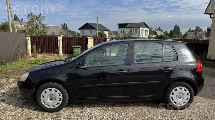 Melns Volkswagen Golf 2004 Rēzekne, ar dzinēja tilpumu 1.40 L un nobraukumu 177 tūkst. km par 2450 €, foto 3 vietnē AUTOMOTO.COM.LV