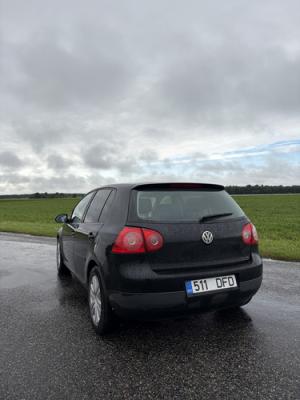 Melns Volkswagen Golf 2004 Kohtla-Jerve, ar dzinēja tilpumu 0.00 L un nobraukumu 420 tūkst. km par 2500 €, foto 4 vietnē AUTOMOTO.COM.LV