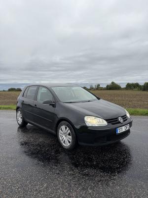 Melns Volkswagen Golf 2004 Kohtla-Jerve, ar dzinēja tilpumu 0.00 L un nobraukumu 420 tūkst. km par 2500 €, foto 15 vietnē AUTOMOTO.COM.LV