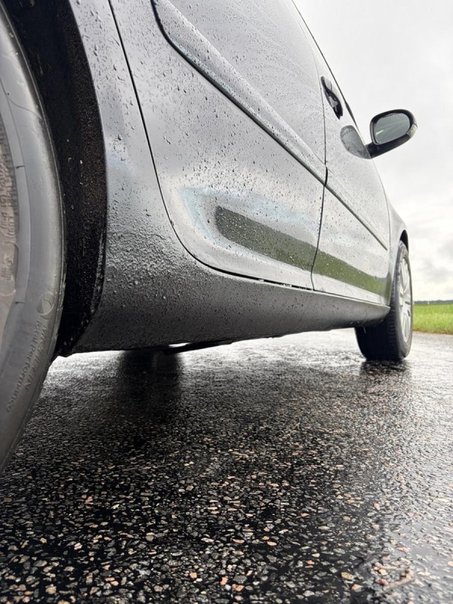 Melns Volkswagen Golf 2004 Kohtla-Jerve, ar dzinēja tilpumu 0.00 L un nobraukumu 420 tūkst. km par 2500 €, foto 16 vietnē AUTOMOTO.COM.LV