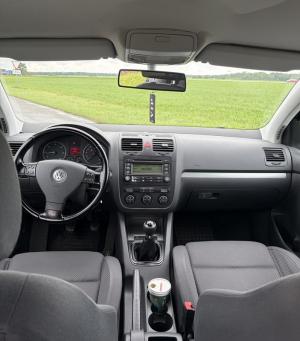 Melns Volkswagen Golf 2004 Kohtla-Jerve, ar dzinēja tilpumu 0.00 L un nobraukumu 420 tūkst. km par 2500 €, foto 18 vietnē AUTOMOTO.COM.LV