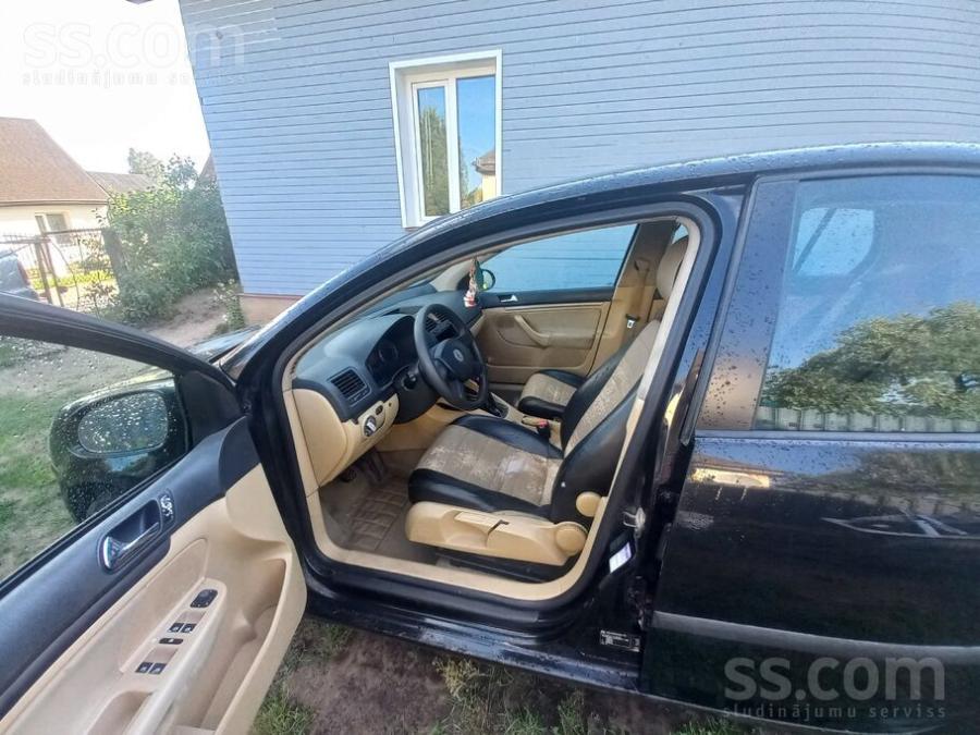 Melns Volkswagen Golf 2004 Preiļi, ar dzinēja tilpumu 1.90 L un nobraukumu 400 tūkst. km par 1500 €, foto 1 vietnē AUTOMOTO.COM.LV
