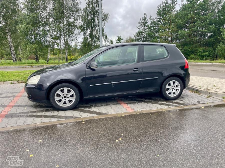 Melns Volkswagen Golf 2004 Viļņa, ar dzinēja tilpumu 1.90 L un nobraukumu 320 tūkst. km par 1600 €, foto 7 vietnē AUTOMOTO.COM.LV