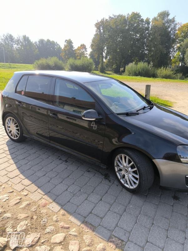 Фольксваген Гольф 2004 в Пакруойис на AUTOMOTO.COM.LV Черный Фольксваген Гольф 2004 в Пакруойис, объемом двигателя 2.00 л и пробегом 400 тыс. км за 1400 €, фото 5 на AUTOMOTO.COM.LV