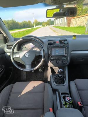 Melns Volkswagen Golf 2004 Pakruojis, ar dzinēja tilpumu 2.00 L un nobraukumu 400 tūkst. km par 1400 €, foto 8 vietnē AUTOMOTO.COM.LV