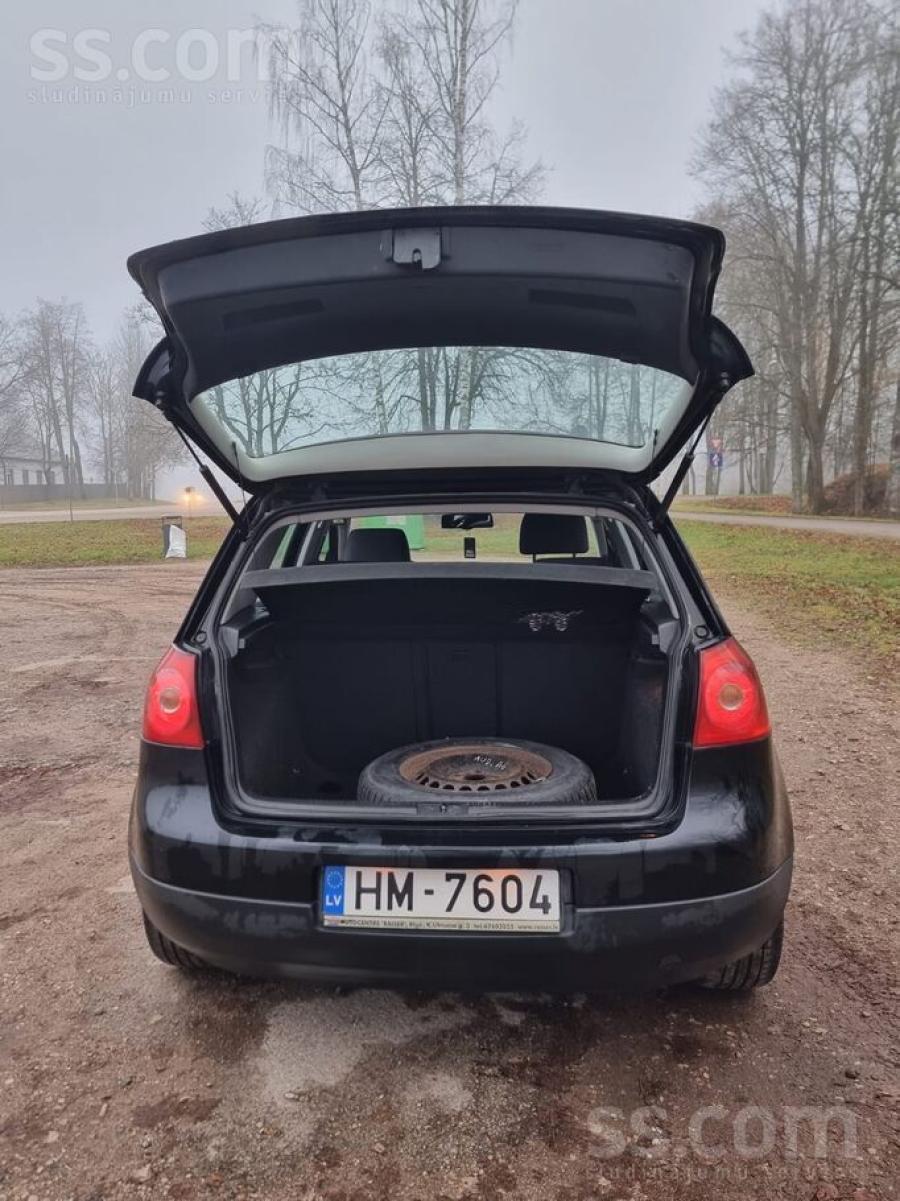 Black Volkswagen Golf 2005 in Preili, with an engine capacity of 1.90 L and mileage of 275 thousand km for 2500 €, photo 9 on AUTOMOTO.COM.LV