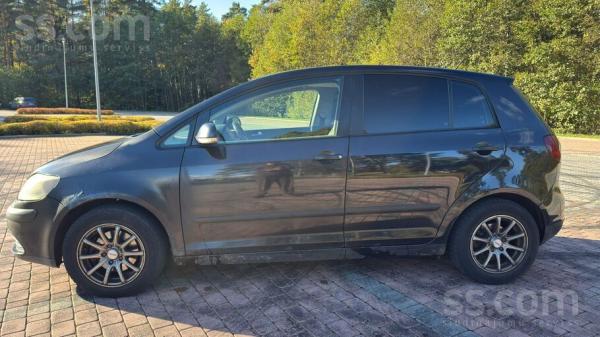 Melns Volkswagen Golf 2005 Ventspils, ar dzinēja tilpumu 1.90 L un nobraukumu 290 tūkst. km par 1300 €, foto 1 vietnē AUTOMOTO.COM.LV