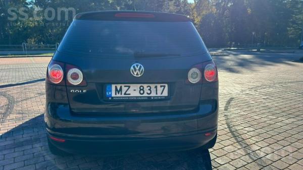 Melns Volkswagen Golf 2005 Ventspils, ar dzinēja tilpumu 1.90 L un nobraukumu 290 tūkst. km par 1300 €, foto 7 vietnē AUTOMOTO.COM.LV