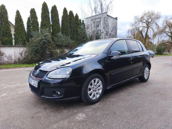 Black Volkswagen Golf 2005 in Kaunas, with an engine capacity of 1.60 L and mileage of 275 thousand km for 1200 €, photo 1 on AUTOMOTO.COM.LV