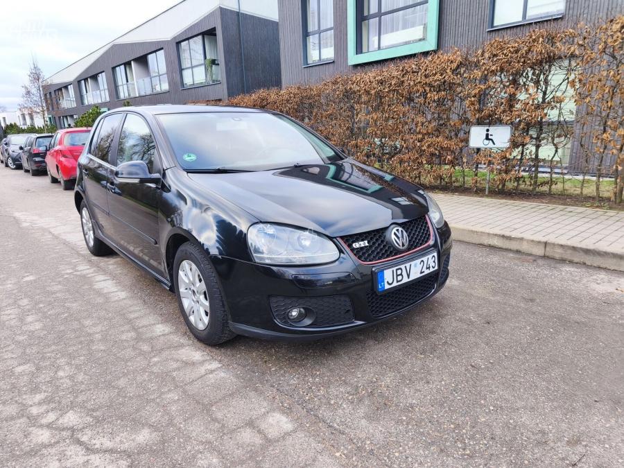 Melns Volkswagen Golf 2005 Kauņa, ar dzinēja tilpumu 1.60 L un nobraukumu 275 tūkst. km par 1200 €, foto 4 vietnē AUTOMOTO.COM.LV