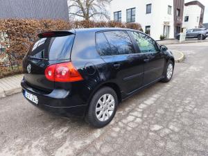 Melns Volkswagen Golf 2005 Kauņa, ar dzinēja tilpumu 1.60 L un nobraukumu 275 tūkst. km par 1200 €, foto 5 vietnē AUTOMOTO.COM.LV