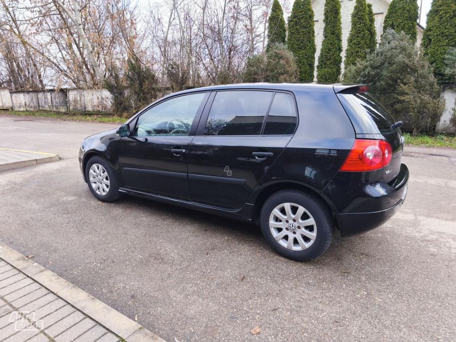 Melns Volkswagen Golf 2005 Kauņa, ar dzinēja tilpumu 1.60 L un nobraukumu 275 tūkst. km par 1200 €, foto 7 vietnē AUTOMOTO.COM.LV