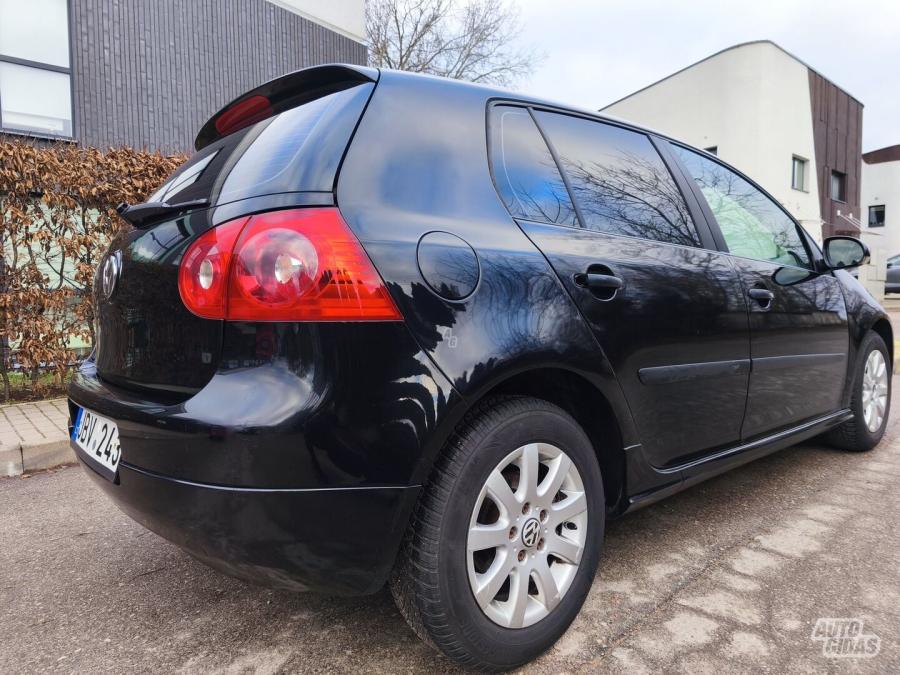 Melns Volkswagen Golf 2005 Kauņa, ar dzinēja tilpumu 1.60 L un nobraukumu 275 tūkst. km par 1200 €, foto 11 vietnē AUTOMOTO.COM.LV