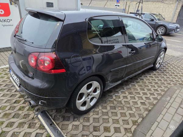 Black Volkswagen Golf 2005 in Kaunas, with an engine capacity of 1.98 L and mileage of 256 thousand km for 4500 €, photo 2 on AUTOMOTO.COM.LV