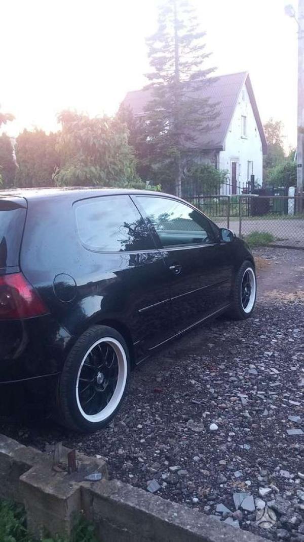 Black Volkswagen Golf 2005 in Klaipeda, with an engine capacity of 1.90 L and mileage of 394 thousand km for 1500 €, photo 1 on AUTOMOTO.COM.LV