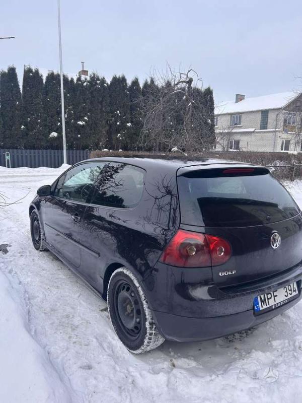 Black Volkswagen Golf 2005 in Klaipeda, with an engine capacity of 1.90 L and mileage of 394 thousand km for 1500 €, photo 4 on AUTOMOTO.COM.LV