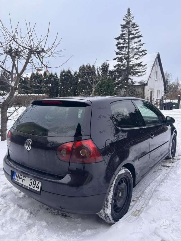 Black Volkswagen Golf 2005 in Klaipeda, with an engine capacity of 1.90 L and mileage of 394 thousand km for 1500 €, photo 6 on AUTOMOTO.COM.LV