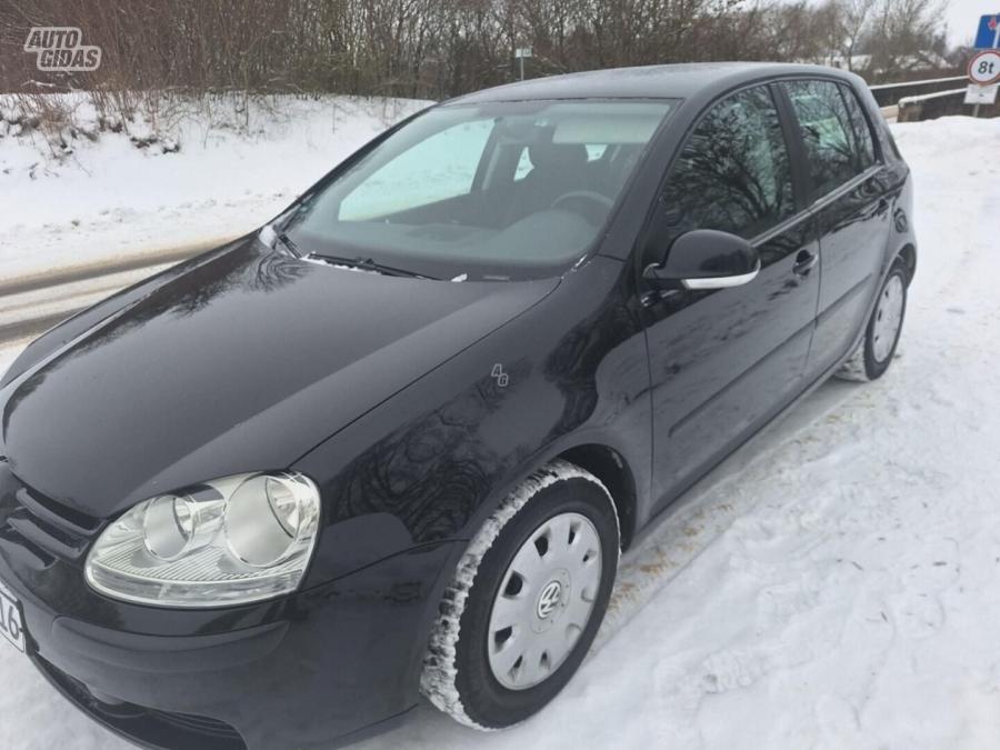 Black Volkswagen Golf 2005 in Pasvalys, with an engine capacity of 1.40 L and mileage of 370 thousand km for 2000 €, photo 1 on AUTOMOTO.COM.LV