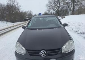 Black Volkswagen Golf 2005 in Pasvalys, with an engine capacity of 1.40 L and mileage of 370 thousand km for 2000 €, photo 5 on AUTOMOTO.COM.LV