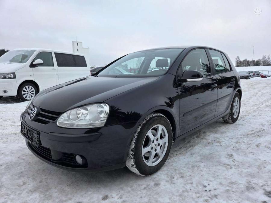 Black Volkswagen Golf 2005 in Utena, with an engine capacity of 1.90 L and mileage of 281 thousand km for 2350 €, photo 1 on AUTOMOTO.COM.LV
