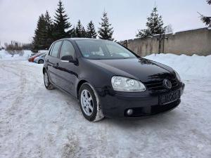 Black Volkswagen Golf 2005 in Utena, with an engine capacity of 1.90 L and mileage of 281 thousand km for 2350 €, photo 3 on AUTOMOTO.COM.LV
