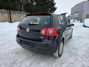 Black Volkswagen Golf 2005 in Utena, with an engine capacity of 1.90 L and mileage of 281 thousand km for 2350 €, photo 4 on AUTOMOTO.COM.LV