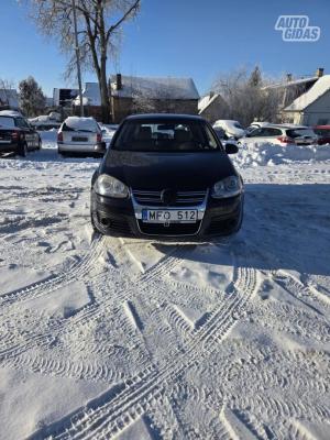 Black Volkswagen Golf 2005 in Birzai, with an engine capacity of 2.00 L and mileage of 330 thousand km for 2100 €, photo 3 on AUTOMOTO.COM.LV