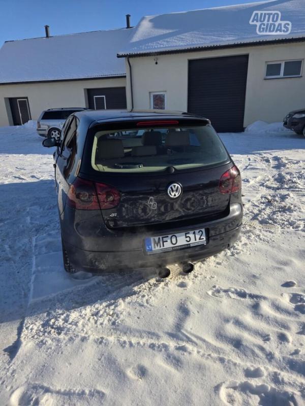 Black Volkswagen Golf 2005 in Birzai, with an engine capacity of 2.00 L and mileage of 330 thousand km for 2100 €, photo 4 on AUTOMOTO.COM.LV