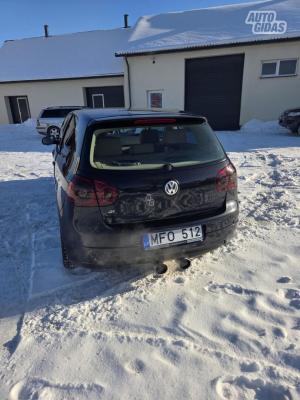 Black Volkswagen Golf 2005 in Birzai, with an engine capacity of 2.00 L and mileage of 330 thousand km for 2100 €, photo 4 on AUTOMOTO.COM.LV