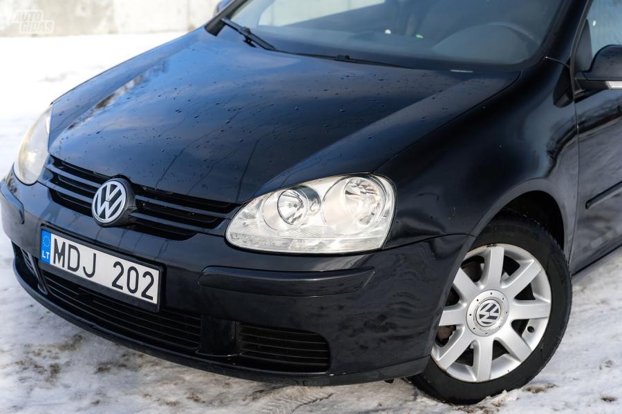Melns Volkswagen Golf 2005 Kauņa, ar dzinēja tilpumu 1.90 L un nobraukumu 407 tūkst. km par 1100 €, foto 7 vietnē AUTOMOTO.COM.LV