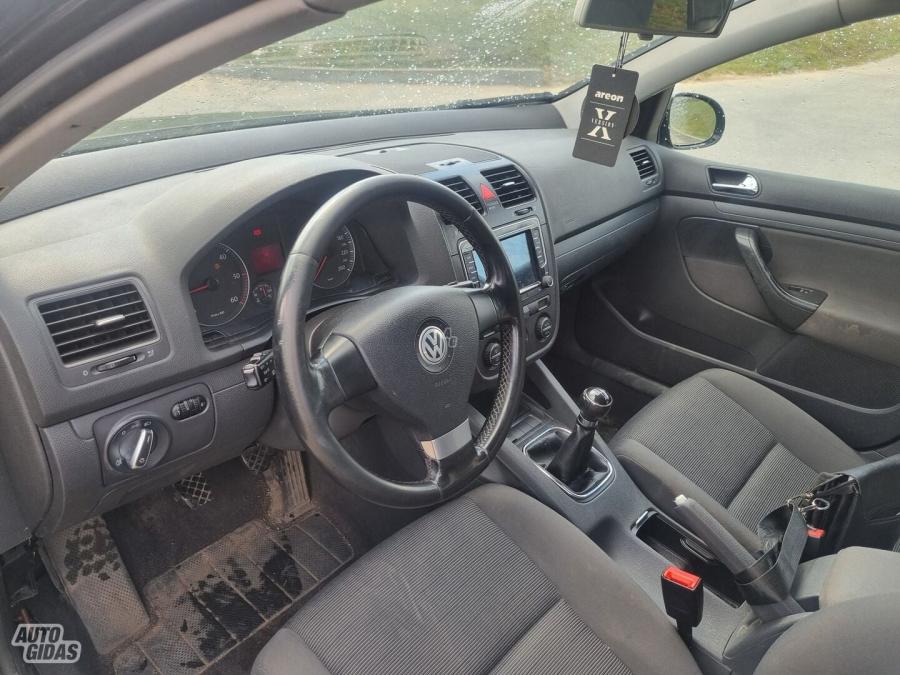 Melns Volkswagen Golf 2005 Kauņa, ar dzinēja tilpumu 1.90 L un nobraukumu 356 tūkst. km par 1150 €, foto 9 vietnē AUTOMOTO.COM.LV