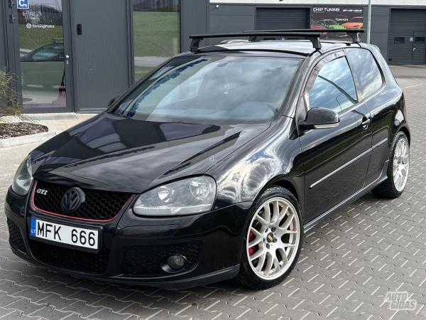 Black Volkswagen Golf 2005 in Kaunas, with an engine capacity of 2.00 L and mileage of 251 thousand km for 3999 €, photo 1 on AUTOMOTO.COM.LV