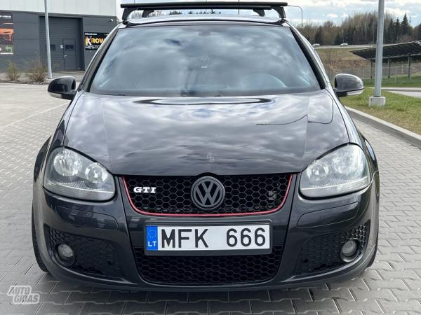 Black Volkswagen Golf 2005 in Kaunas, with an engine capacity of 2.00 L and mileage of 251 thousand km for 3999 €, photo 2 on AUTOMOTO.COM.LV