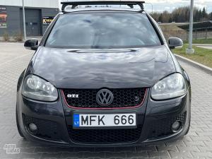 Melns Volkswagen Golf 2005 Kauņa, ar dzinēja tilpumu 2.00 L un nobraukumu 251 tūkst. km par 3999 €, foto 3 vietnē AUTOMOTO.COM.LV