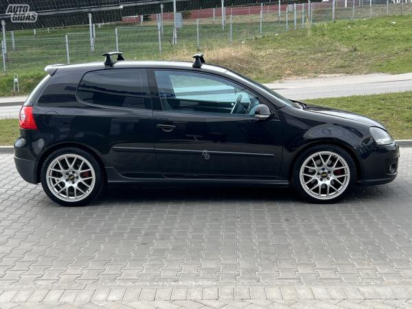 Black Volkswagen Golf 2005 in Kaunas, with an engine capacity of 2.00 L and mileage of 251 thousand km for 3999 €, photo 4 on AUTOMOTO.COM.LV