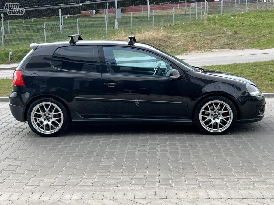 Melns Volkswagen Golf 2005 Kauņa, ar dzinēja tilpumu 2.00 L un nobraukumu 251 tūkst. km par 3999 €, foto 5 vietnē AUTOMOTO.COM.LV