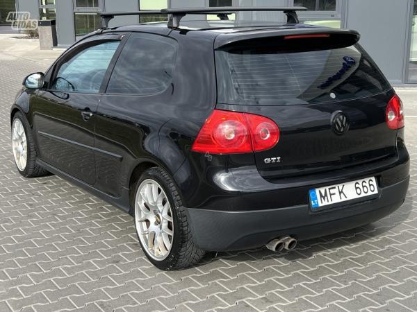 Black Volkswagen Golf 2005 in Kaunas, with an engine capacity of 2.00 L and mileage of 251 thousand km for 3999 €, photo 7 on AUTOMOTO.COM.LV